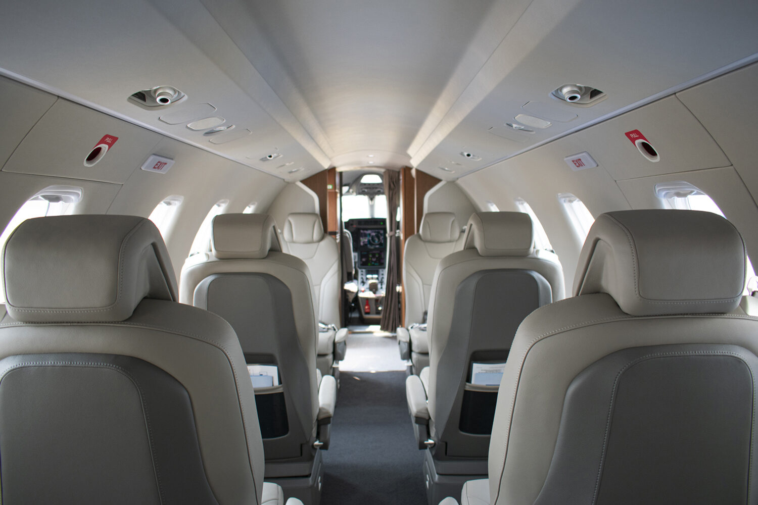 The Amazing PC-24 Jet Offers a Superior Flight Experience