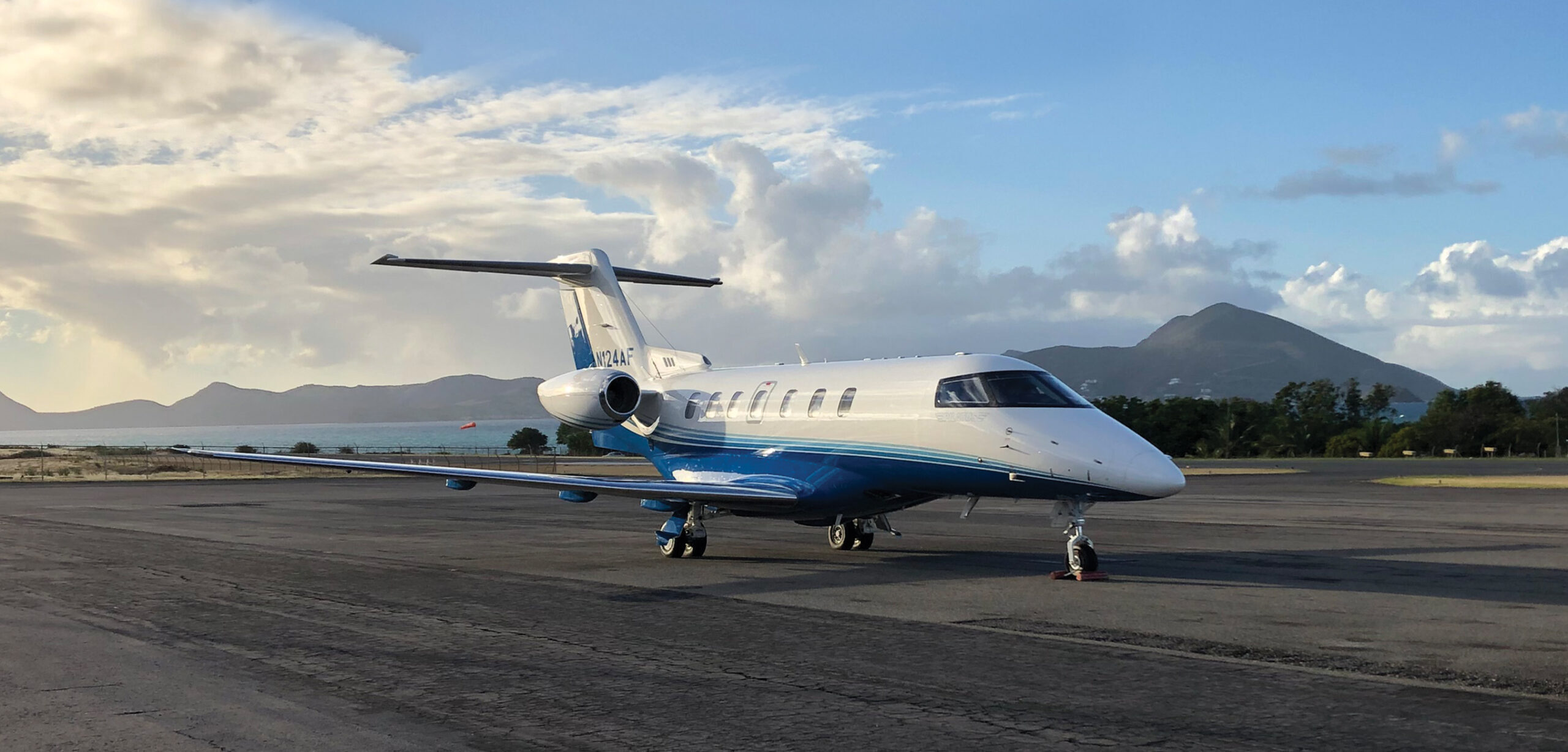 Why the Pilatus PC-24 jet wins over the Phenom 300 | PlaneSense